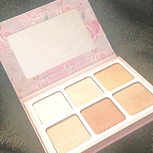 Makeup | Highline Pallet | Poshmark